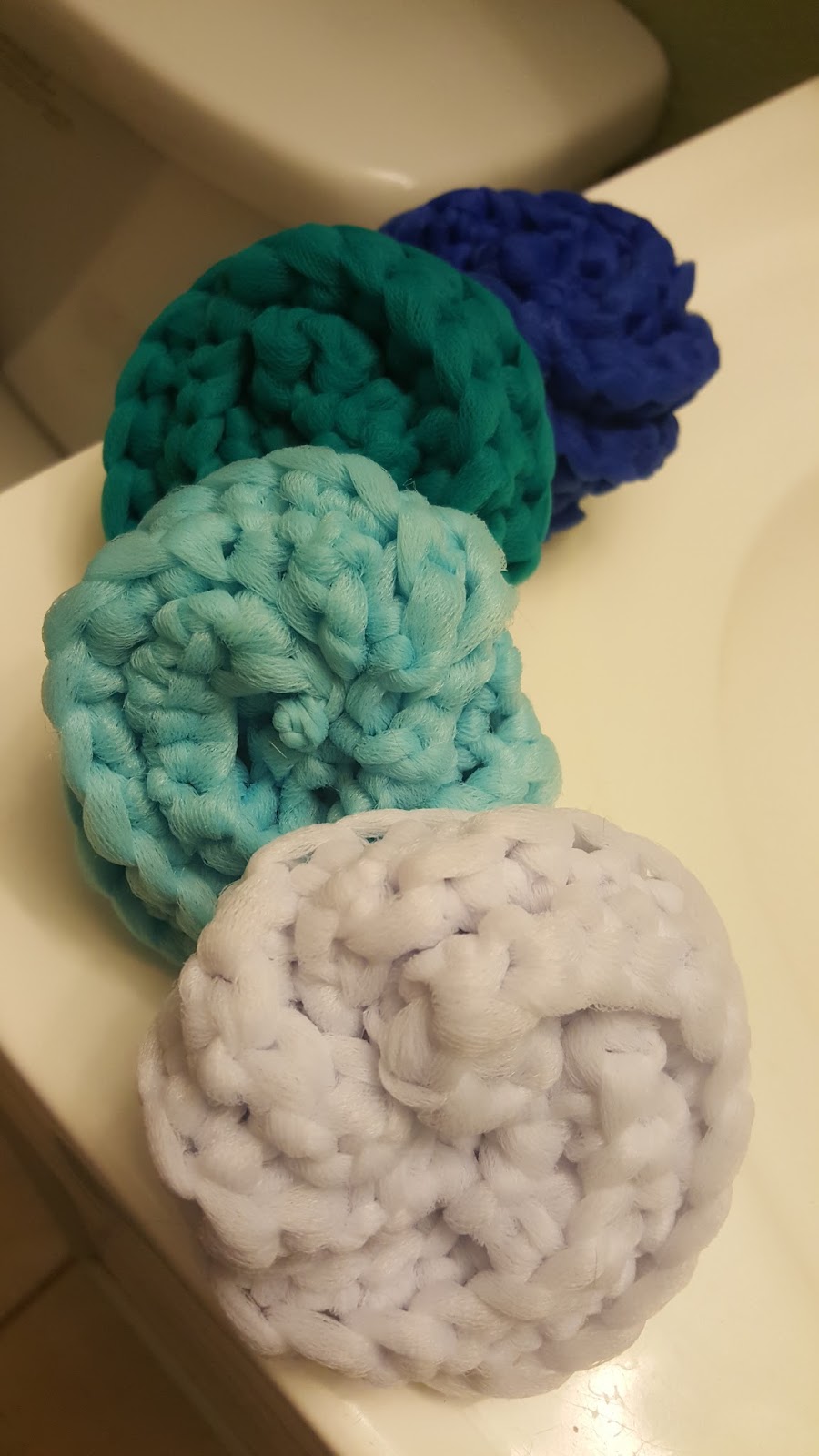 Thoughts in my head...: DIY Spiral Sponge
