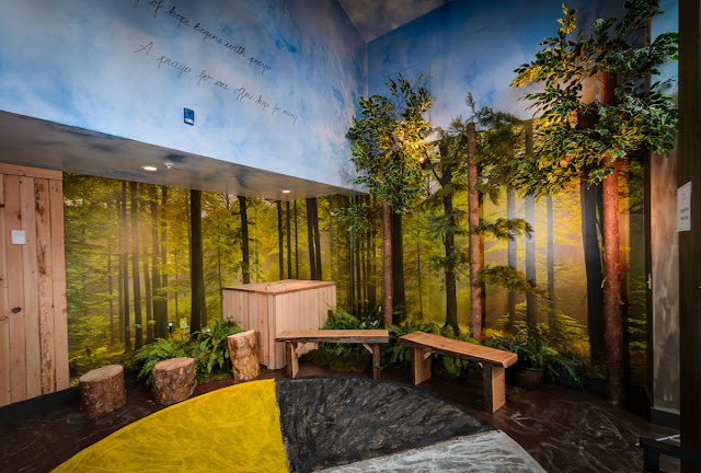 White Wolf : Fascinating First Nation Art Hotel Is Unlike Anything Else ...