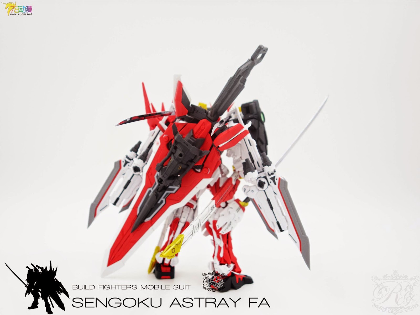 Gundam Family: MG 1/100 Sengoku Astray Gundam "Ver Full Armor" Custom Build