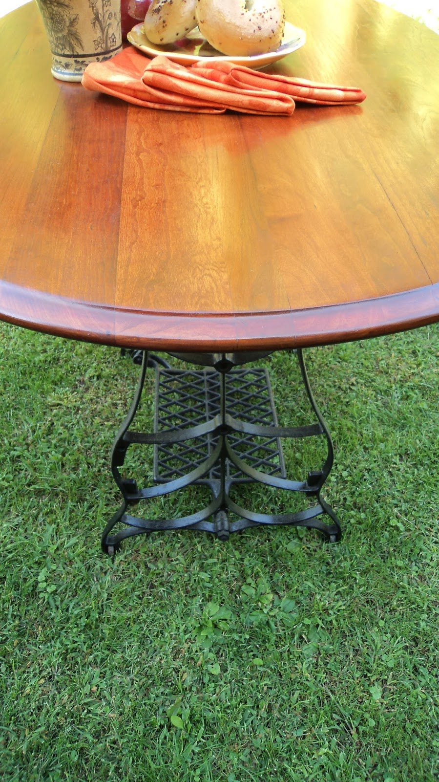 Evey's Creations: Sewing Table Base Repurpose- Guest post!