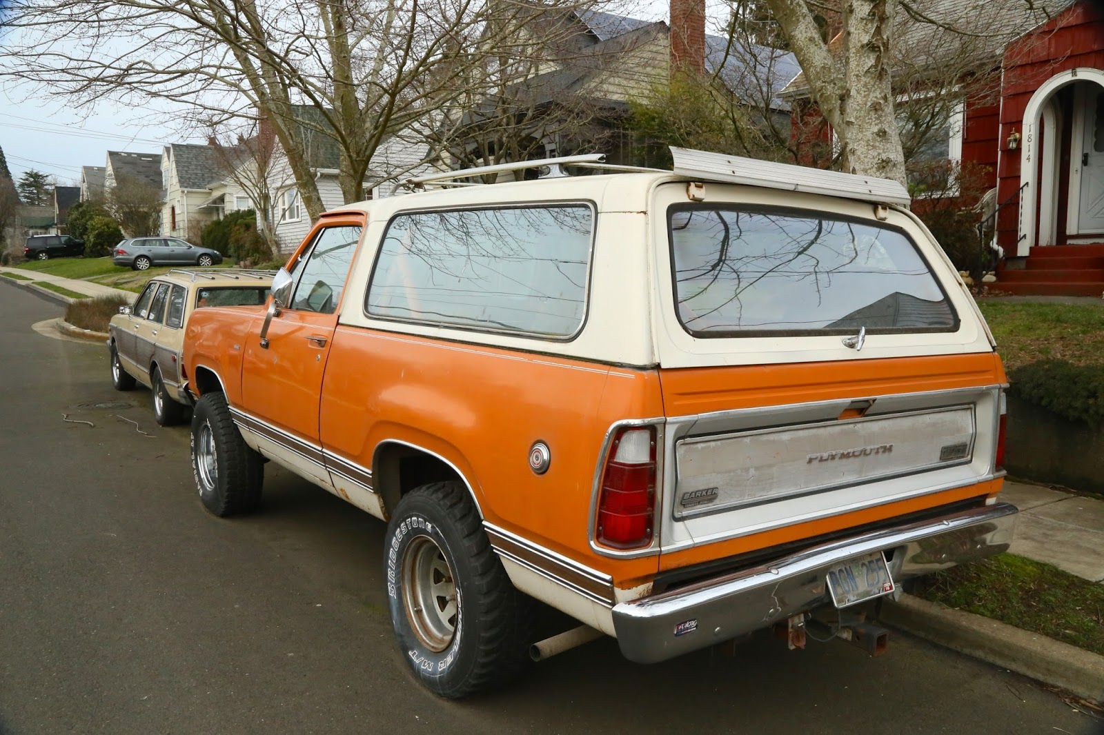 OLD PARKED CARS.: 1975 Plymouth Trailduster.