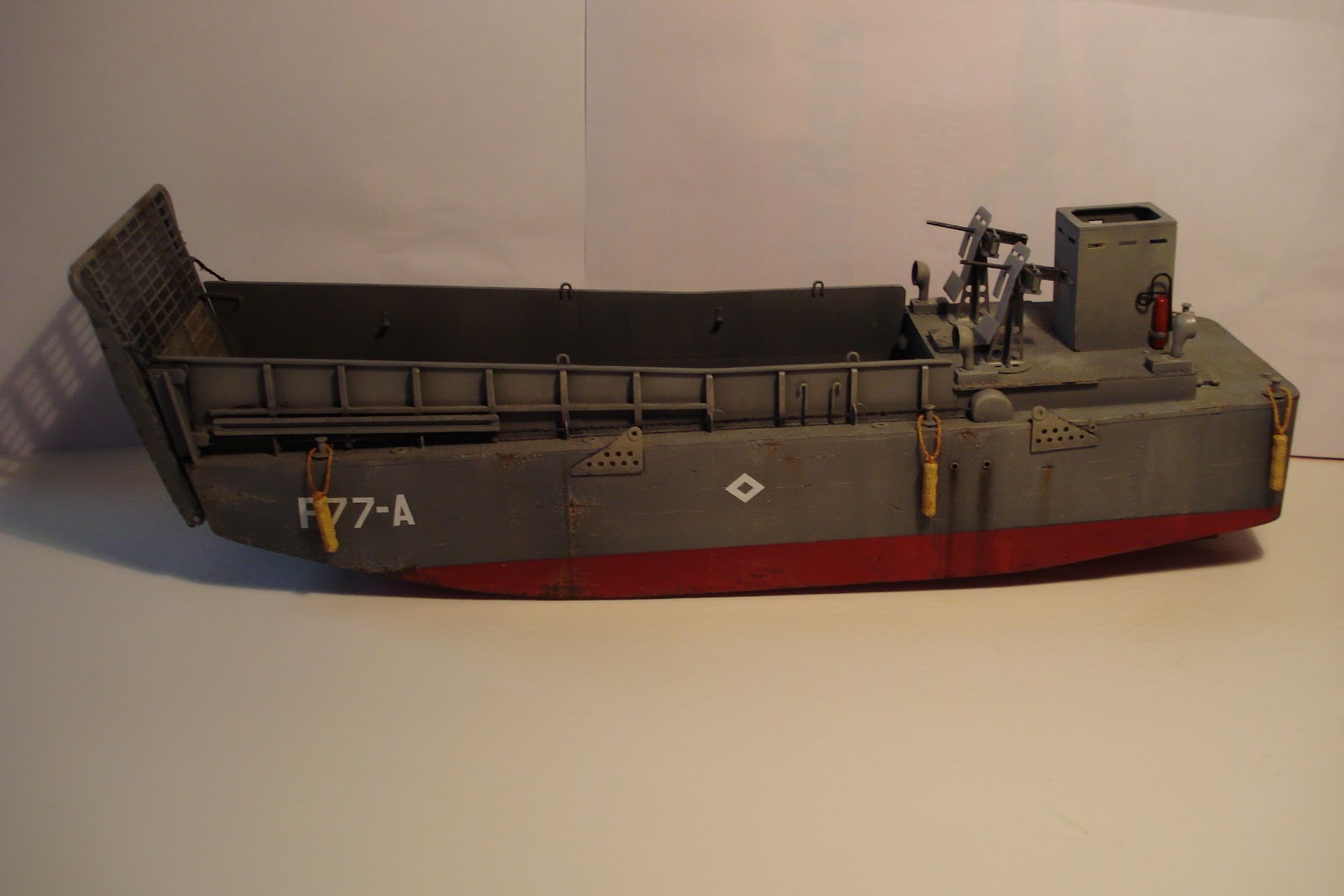 Size's military scale models: LCM 3 Vehicle Landing Craft
