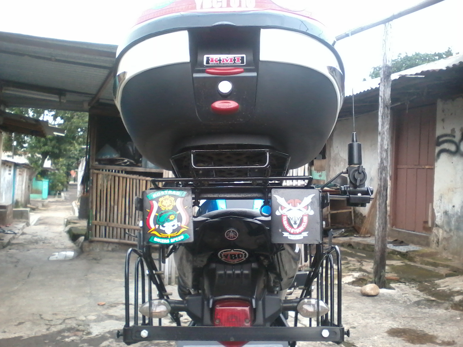 Indra Bhakti: Bracket Box & Side Yamaha Byson