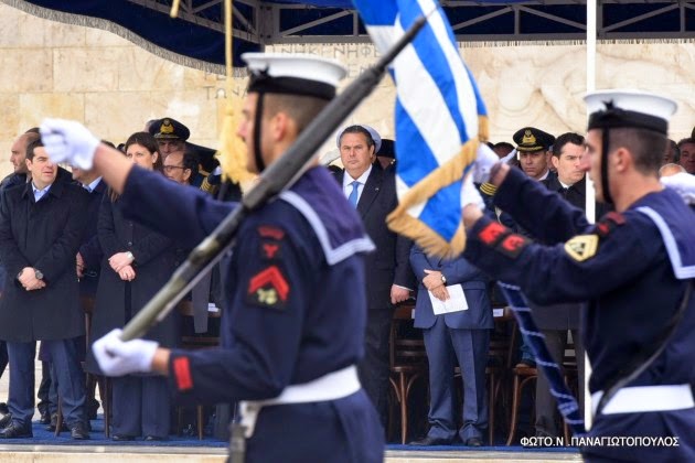 Το Καρέ: Η παρέλαση του Πολεμικού Ναυτικού. Η ΣΜΥΝ για πρώτη φορά με ...