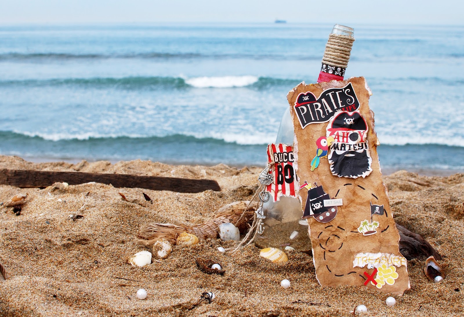 FotoBella: Buccaneer Booze Bottle and Message Tutorial