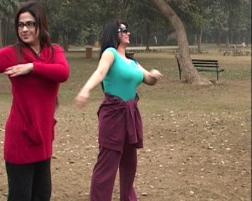 Pak Celebrity Gossip: Zara Akbar Biography & Hot picture