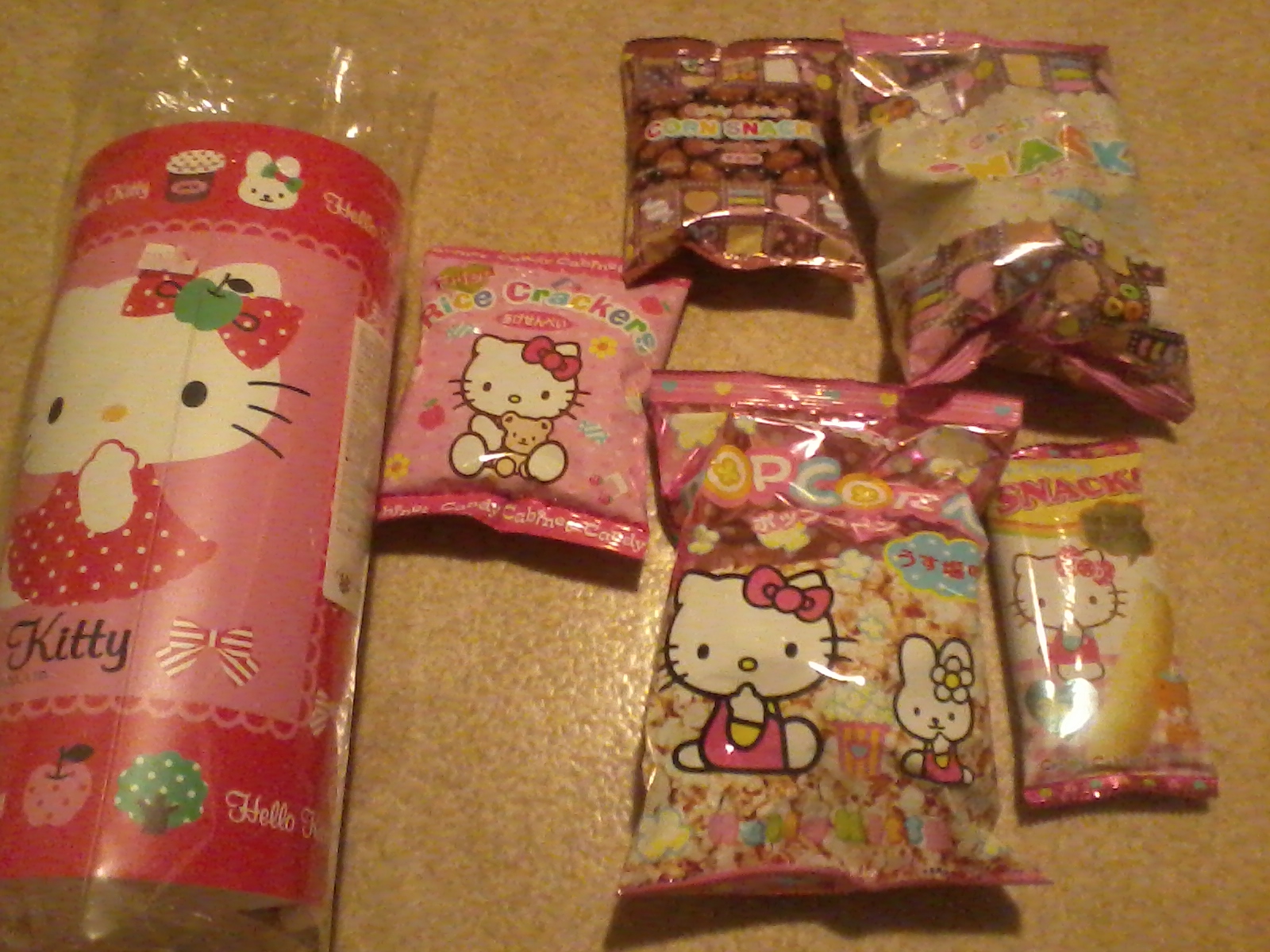 Around the world...: Hello Kitty snacks