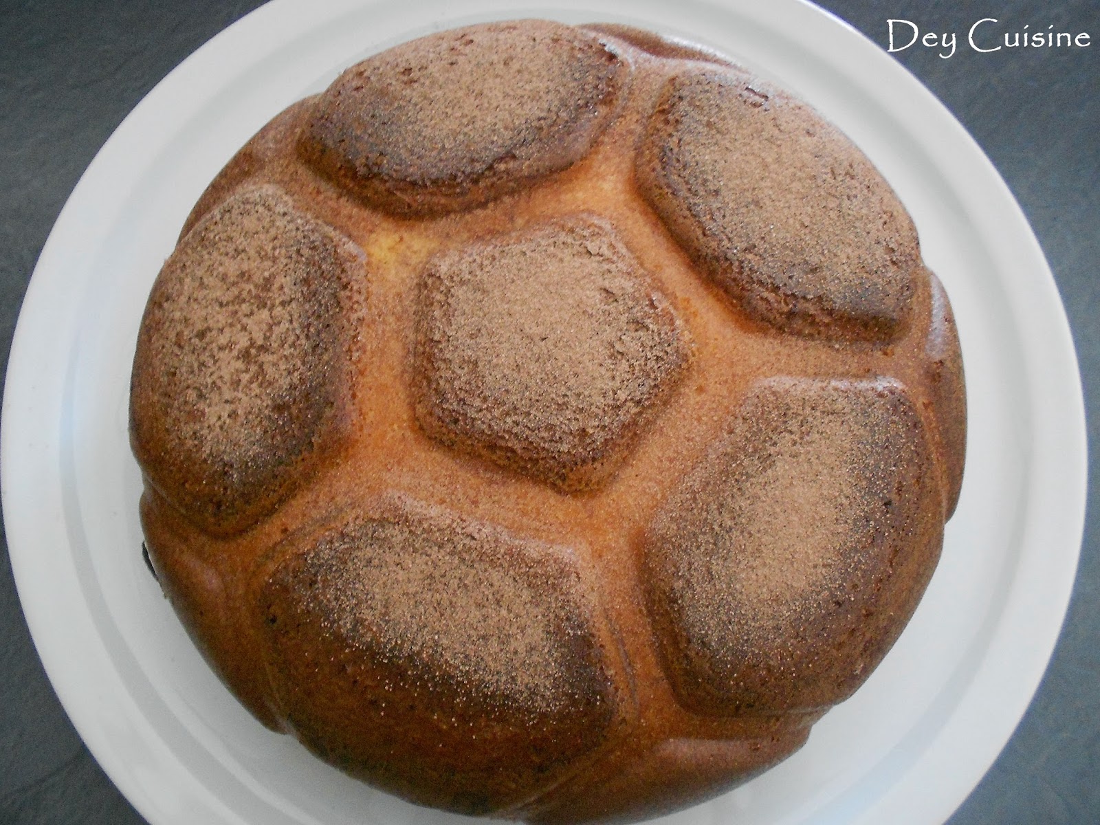Dey cuisine: Gâteau ballon de foot - Moule Tupperware