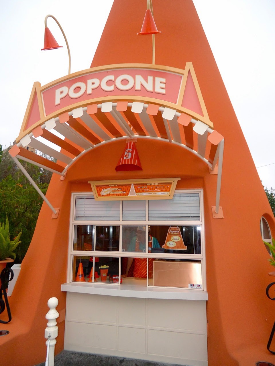 Disneyland Diva: The Cozy Cone Motel - Carsland Cone Snacks
