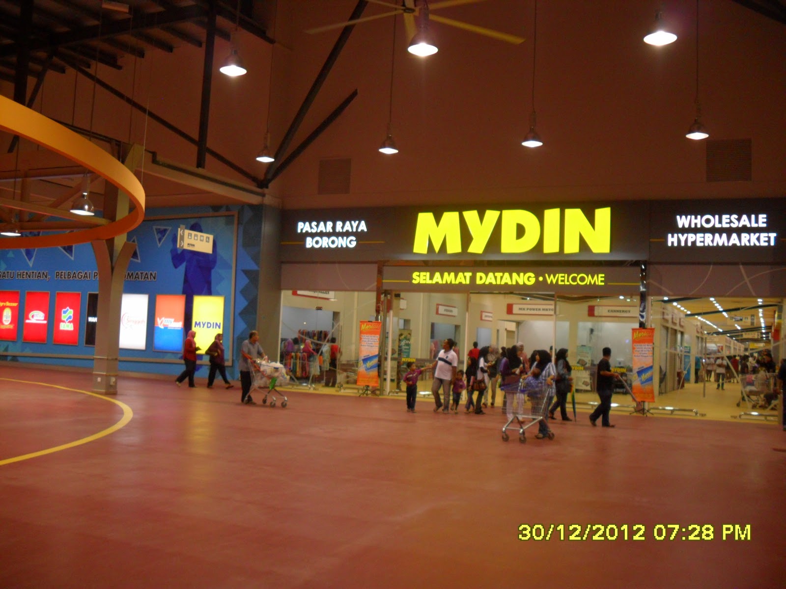 cikgu azhar: GEDUNG MYDIN KETIGA DI IPOH TERUS BANTU USAHAWAN PKS (THE ...