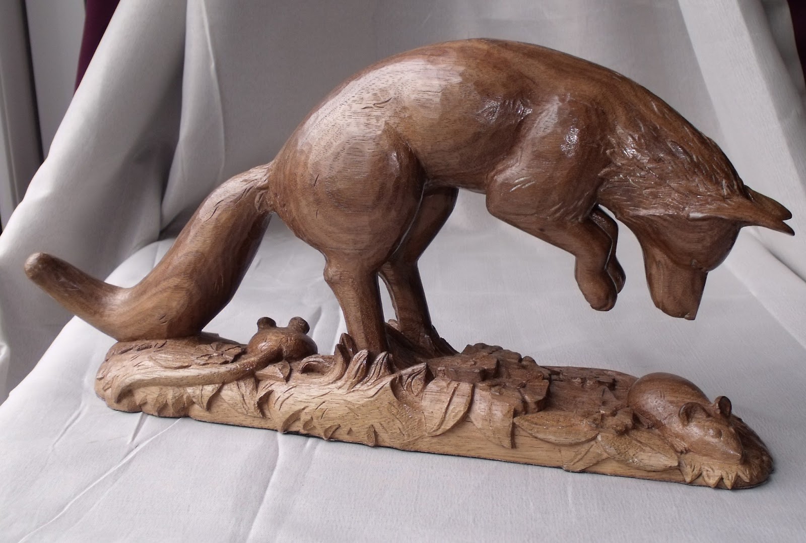 Duanes Carvings: Pouncing Fox