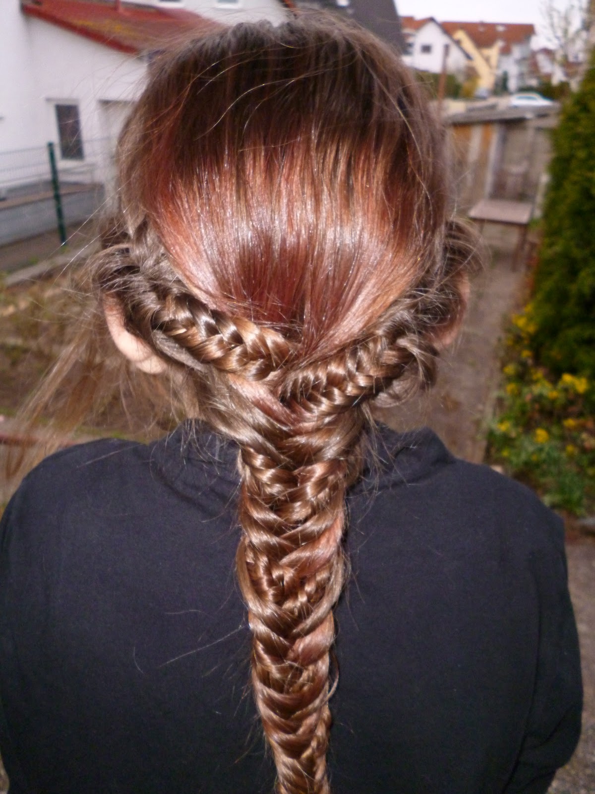 Plaidipus mound: fish bone braid