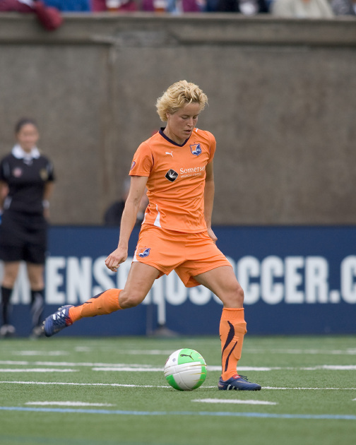 Female Football Players Gallery Photos: Female Football Player - Daphne ...