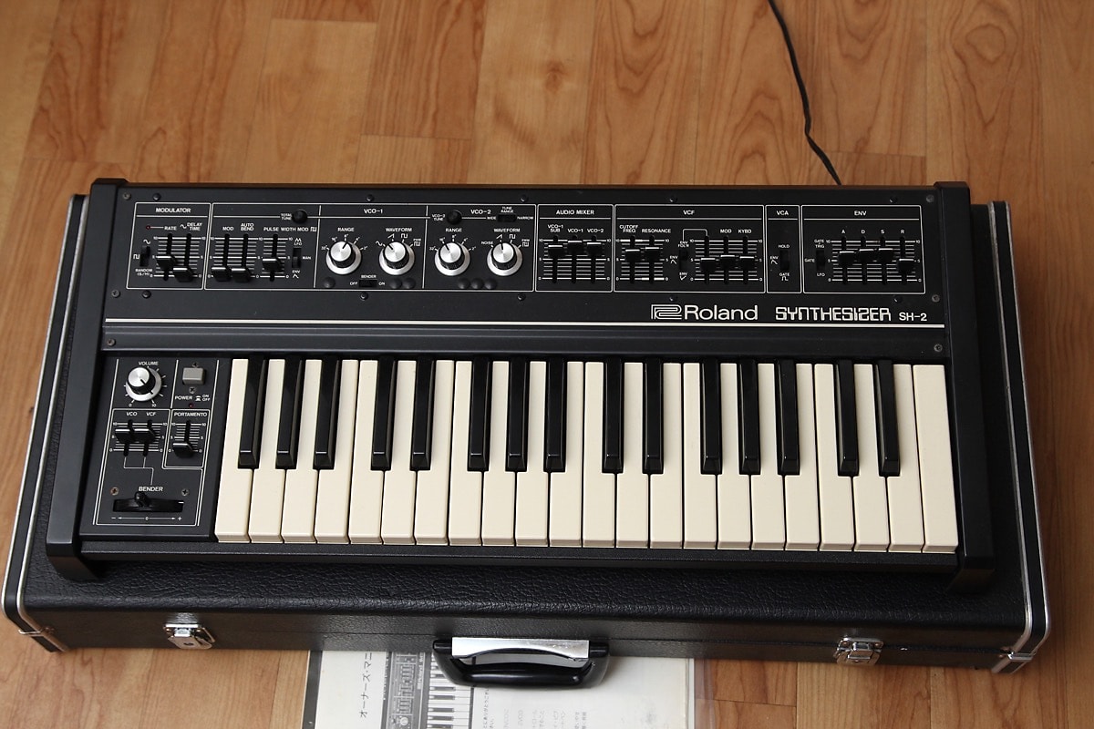 MATRIXSYNTH: Roland SH-2 Vintage Analog Synthesizer with Original Case