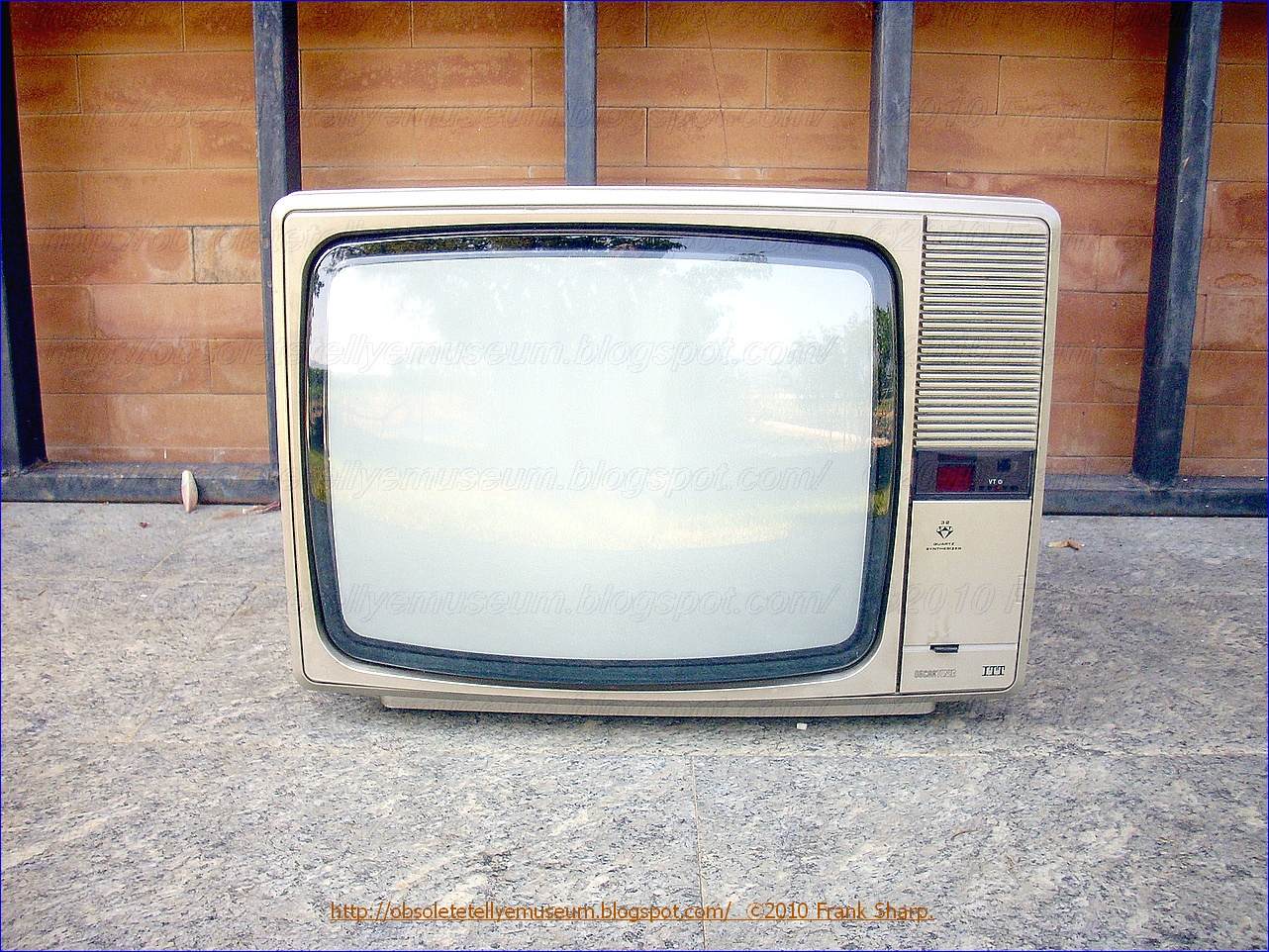 Obsolete Technology Tellye !: ITT IDEAL COLOR 3245 OSCAR YEAR 1983.