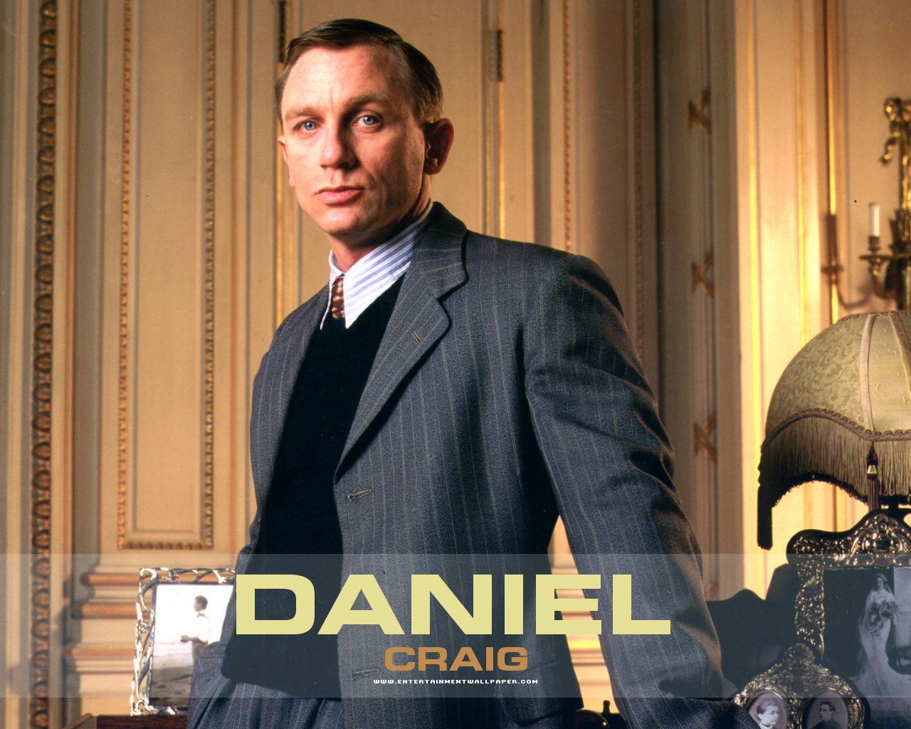 SMILE: Daniel Craig