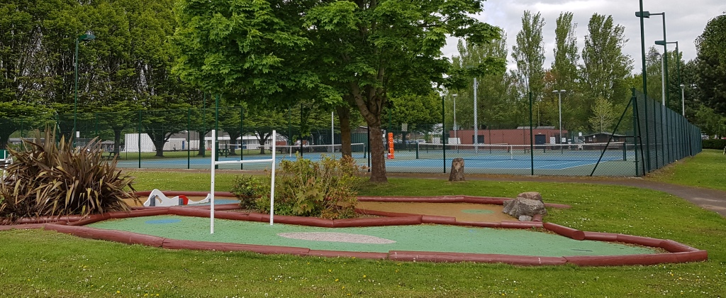 The Ham and Egger Files: Adventure Golf at Romsey Rapids Sports Complex ...