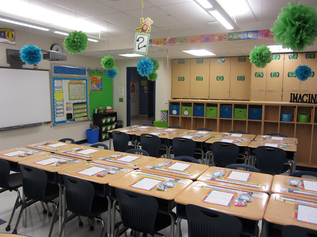 The Creative Chalkboard: Classroom Tour Pictures Galore!
