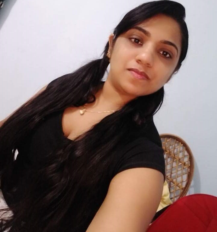 The Fresh Malayali: 'Oru Adaar Love' Actress Jipsa Beegum - Actress ...