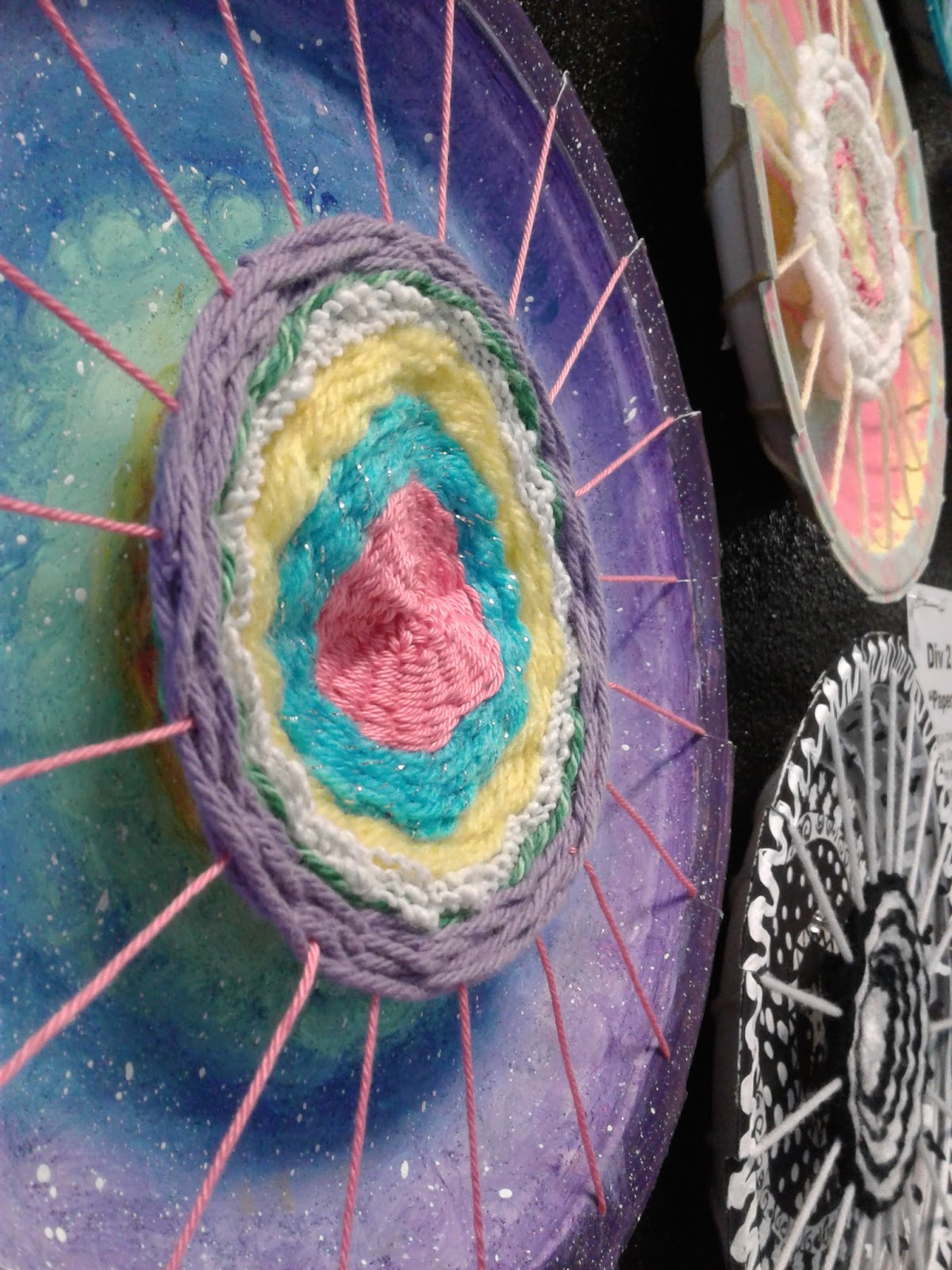 a faithful attempt: Painted Paper Plate Yarn Weaving