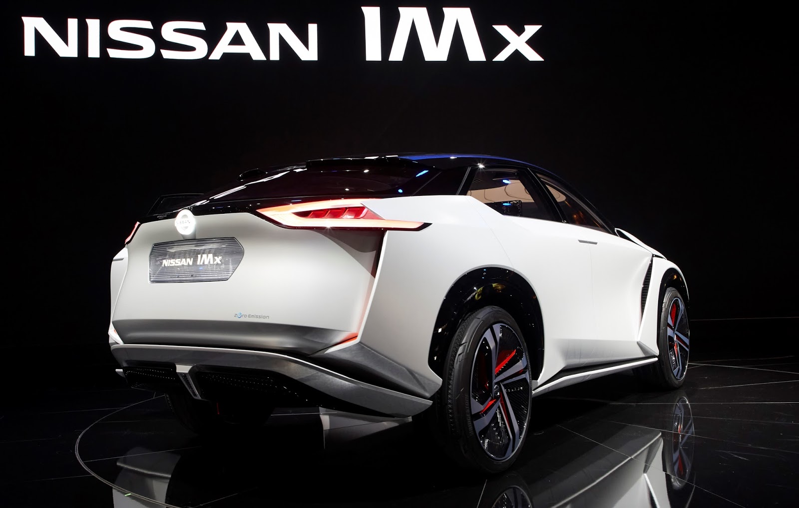 Nissan apresenta o conceito elétrico IMx, e confirma Leaf para o Brasil