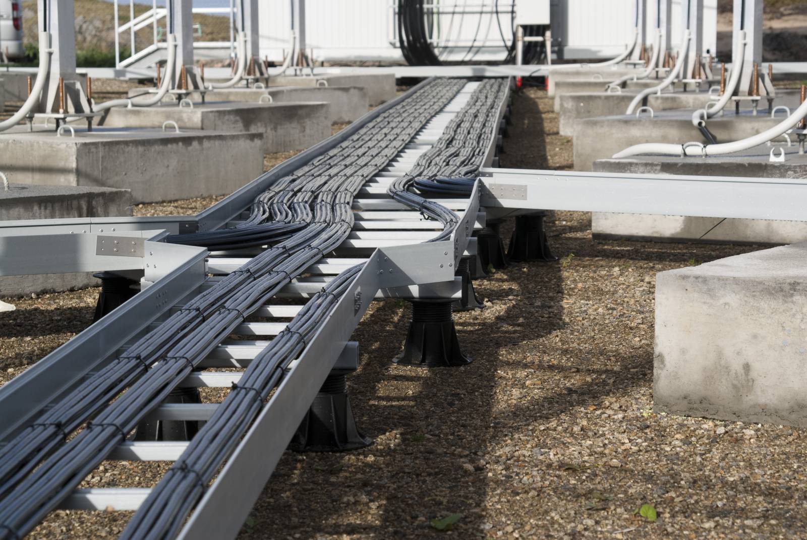 Fibrolux.com: GFK Kabelleitern / GRP Cable Ladders