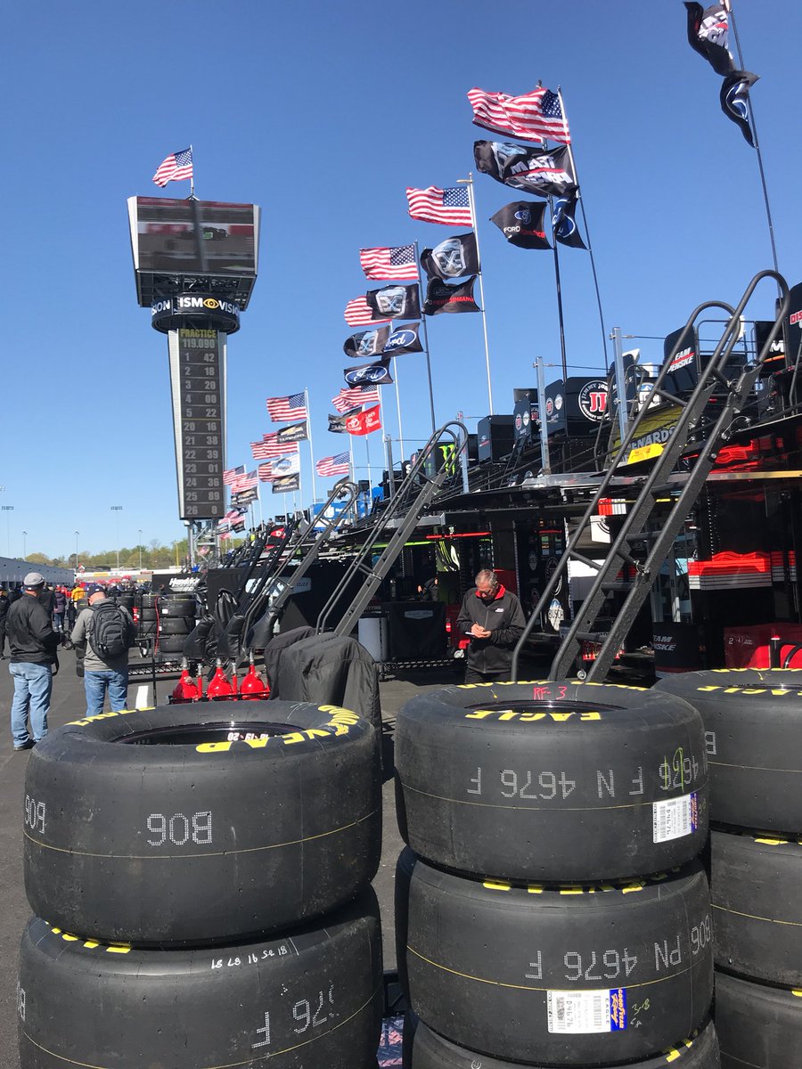 NASCAR Race Mom: #NASCAR Toyota Spring Race Weekend Schedule