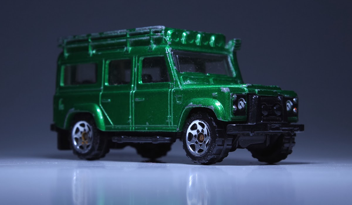 Epic Collage : Land Rover Defender 110S