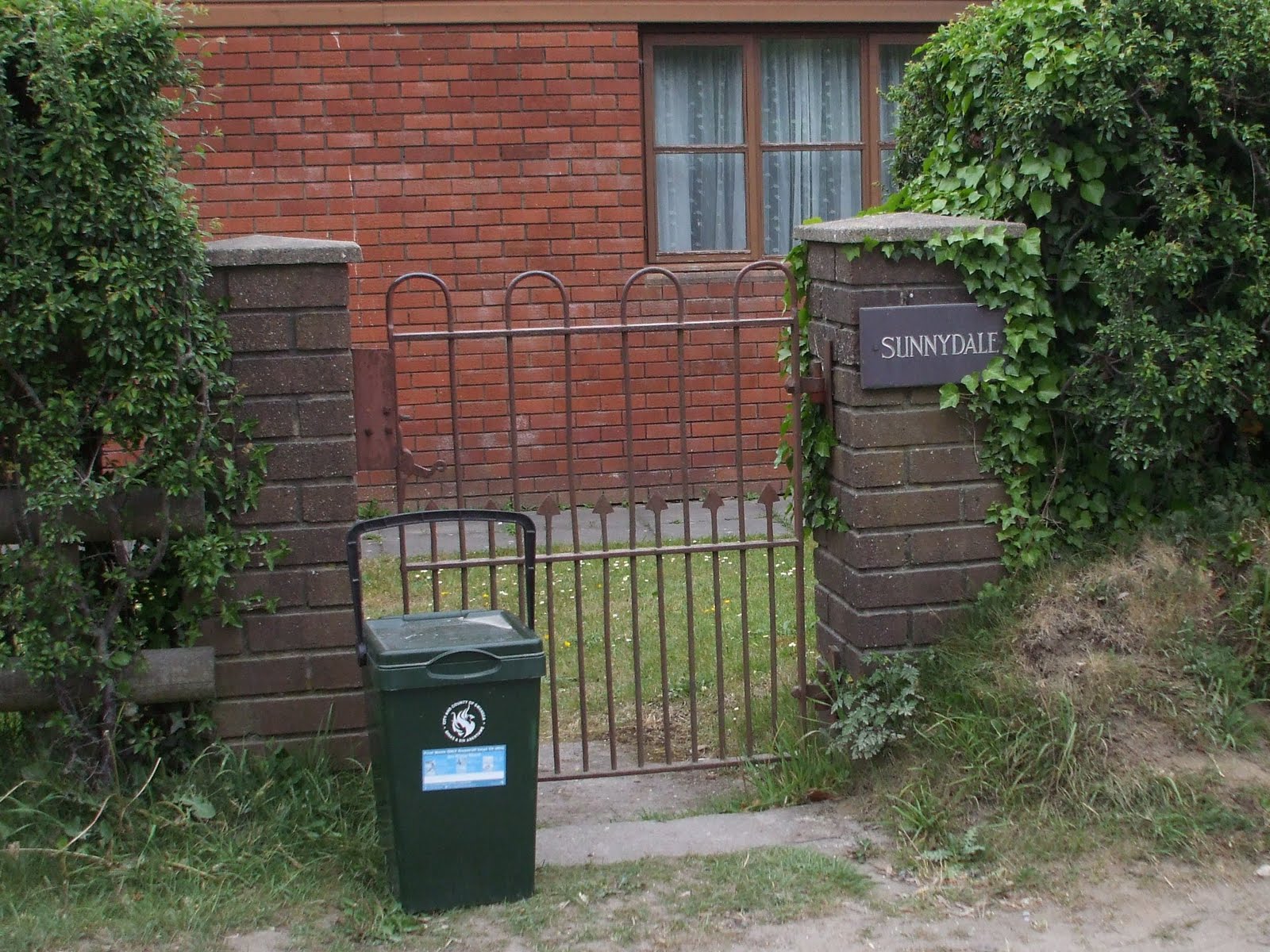 Sandy Lane, Pennard, Gower. Thoughts From My Heart: THE GATES OF SANDY ...