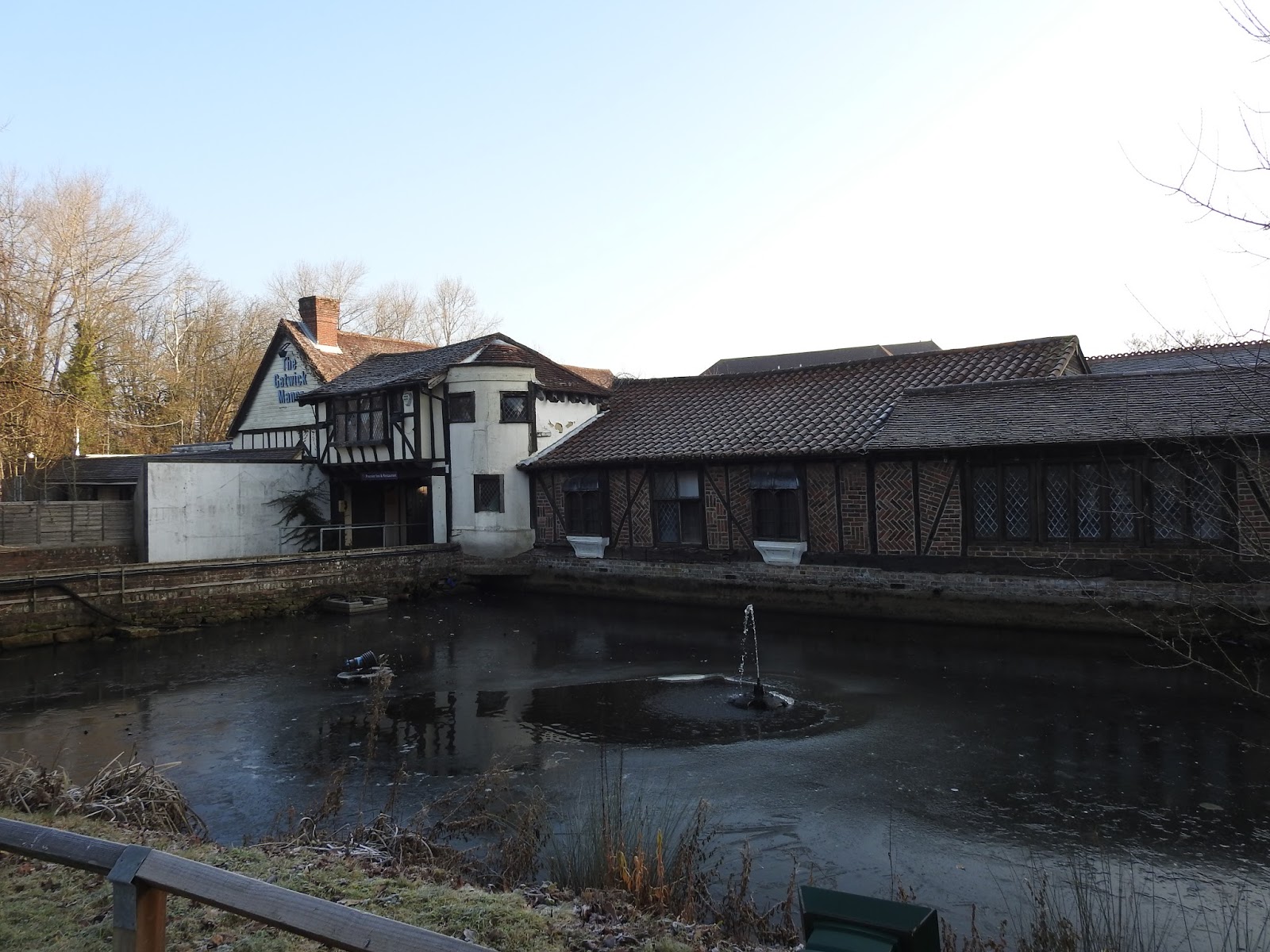 Crawley Old Town: FIFTEEN PICTURES: Hyders Hall (Gatwick Manor)