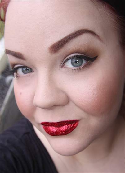 Makeup your Jangsara: Review: Glitzy Lips