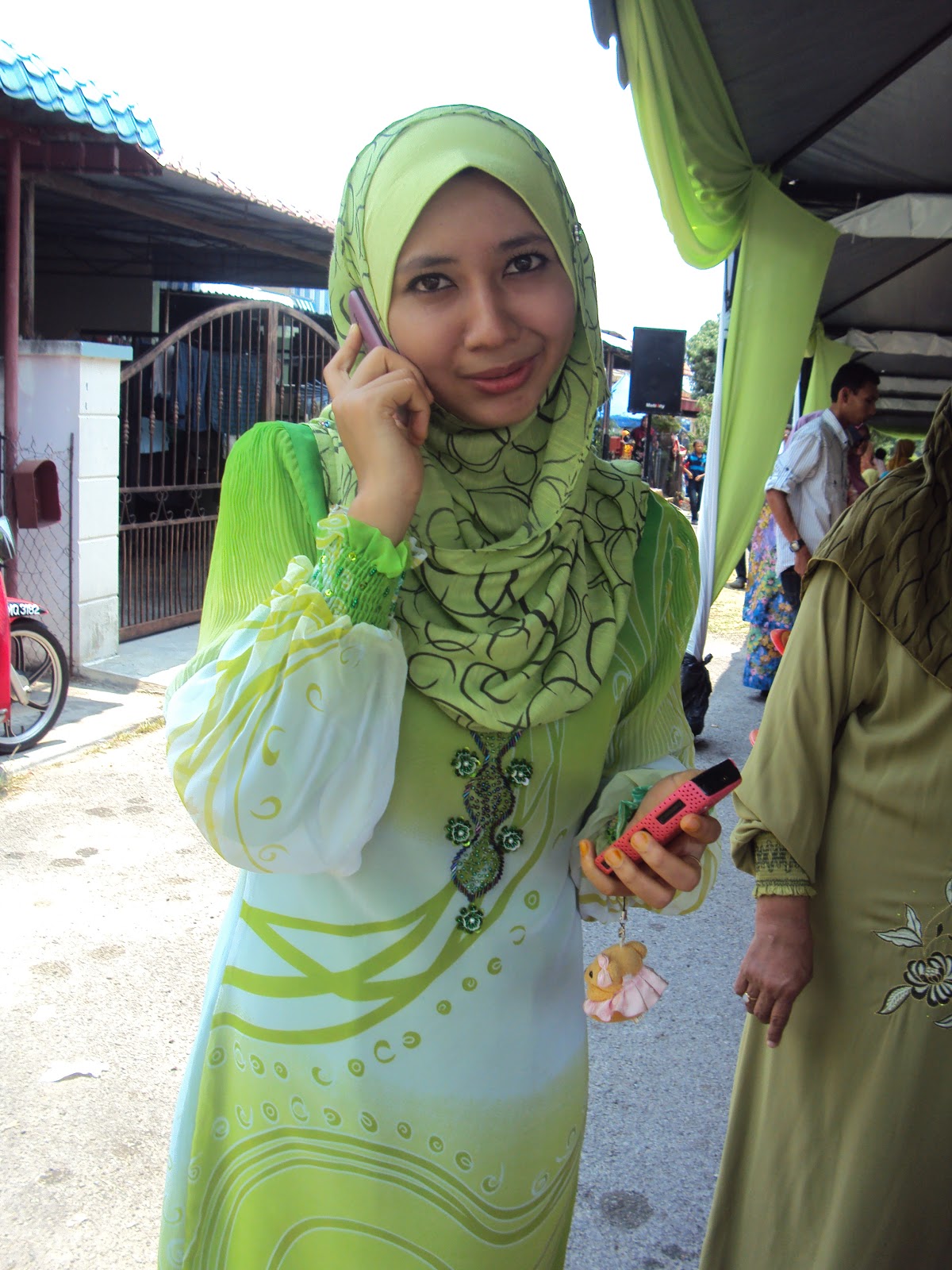 Selamat Bertunang Munirah... ~ SURIA AMANDA