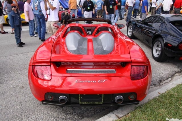 Peel the Porsche Carrera GT ridden by Paul Walker | CarDuzz