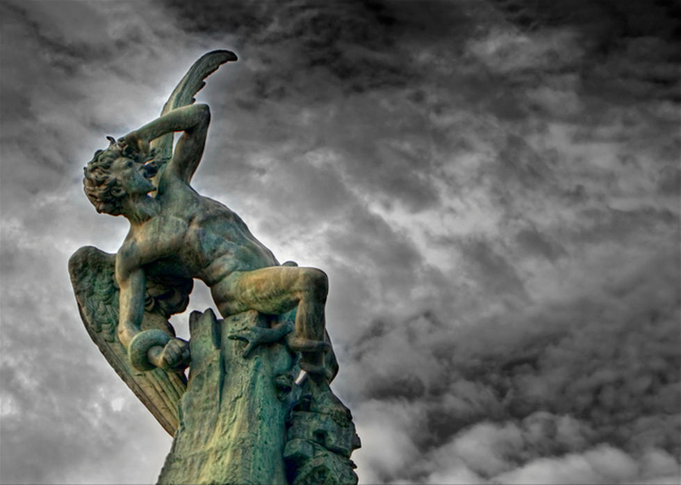 "La Oruga azul": El Ángel Caído, por F. JAVIER FRANCO.