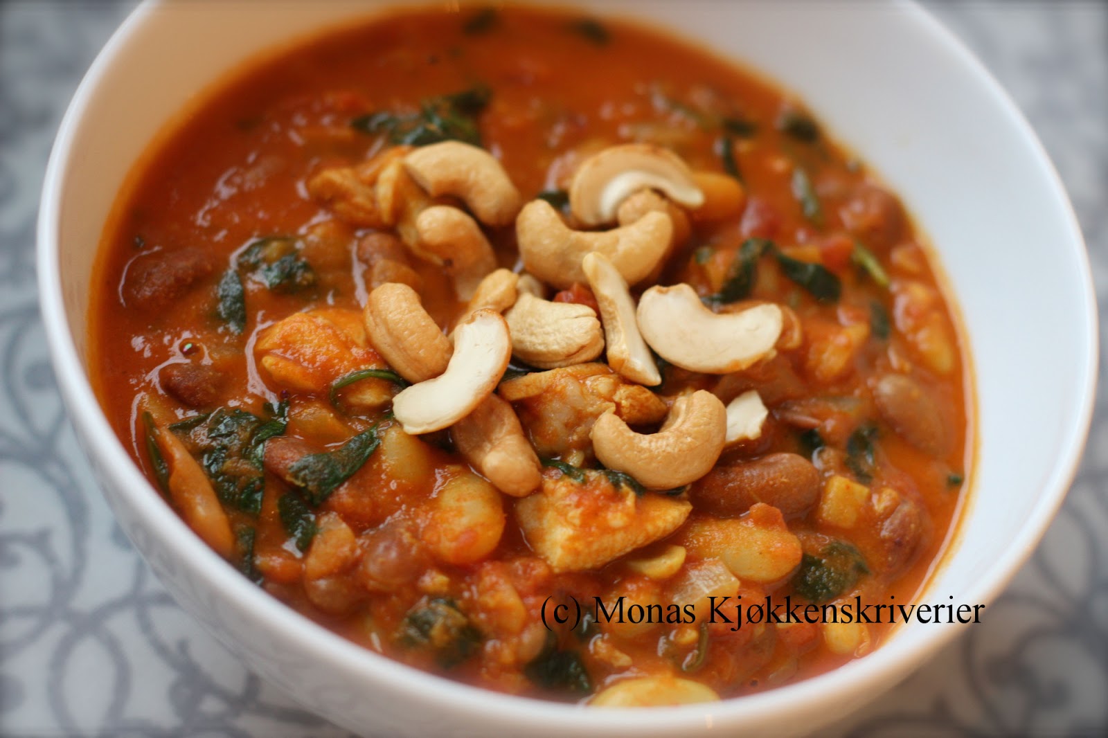 Monas Kjøkkenskriverier: Smakfull indisk gryte med kylling, bønner og ...