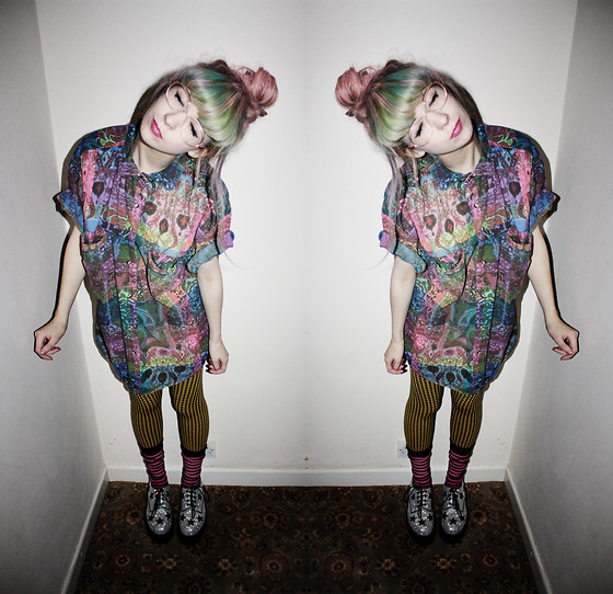 The Pirates Capsule.: Rave Birthday Party Neon Ideas!