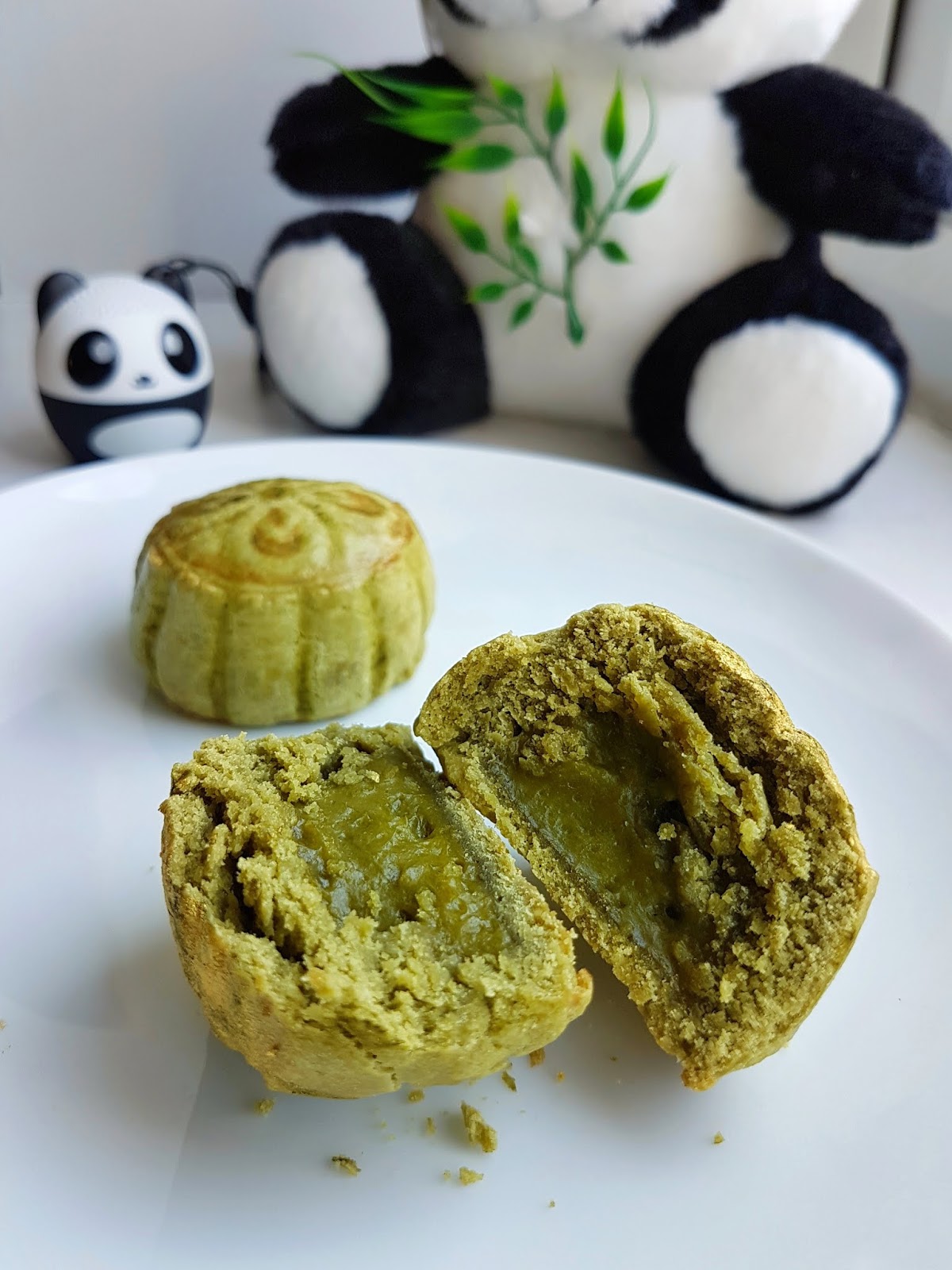 Shortbread Matcha Custard Mooncakes – Recipe