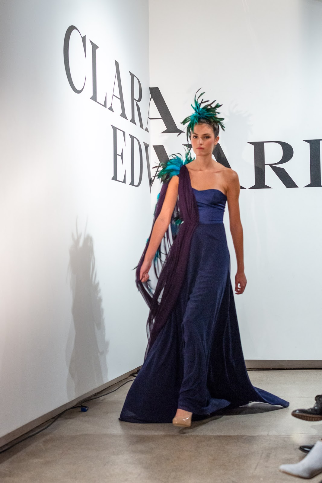 Clara Edwards presenta Memorias: vestidos de fiesta y recuerdos ...