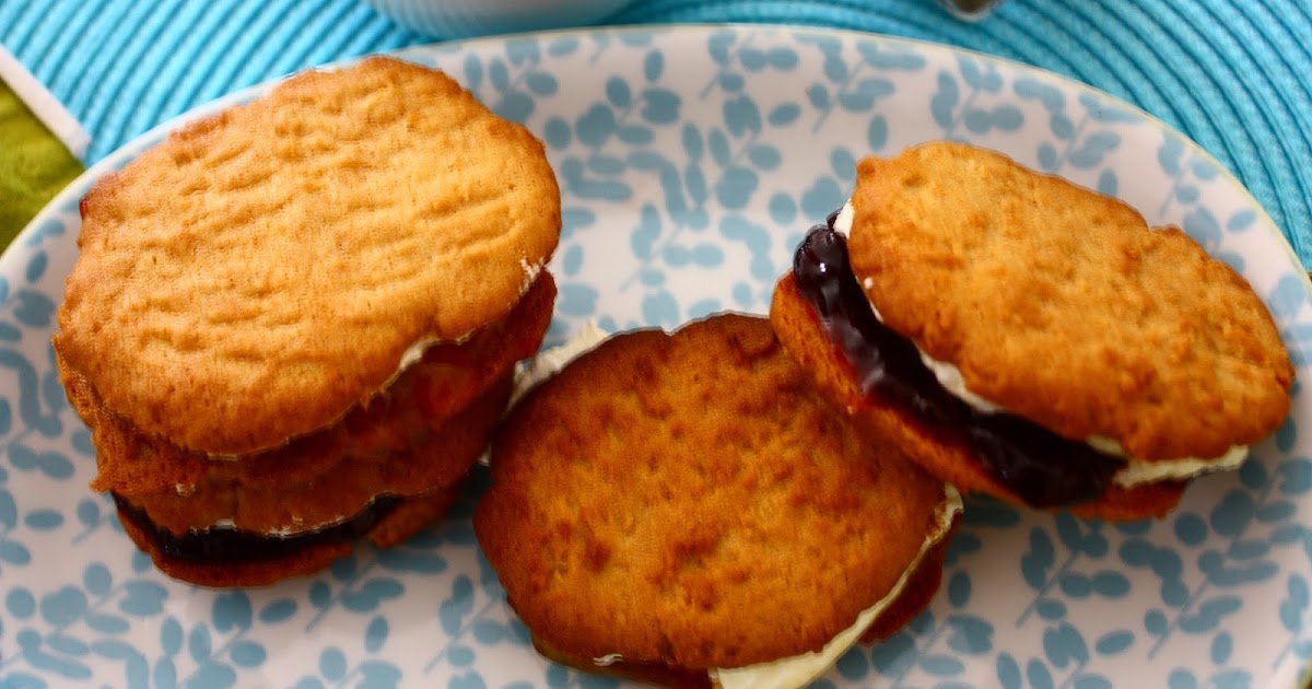 Kate's Weekend Kitchen: Monte Carlo Biscuits