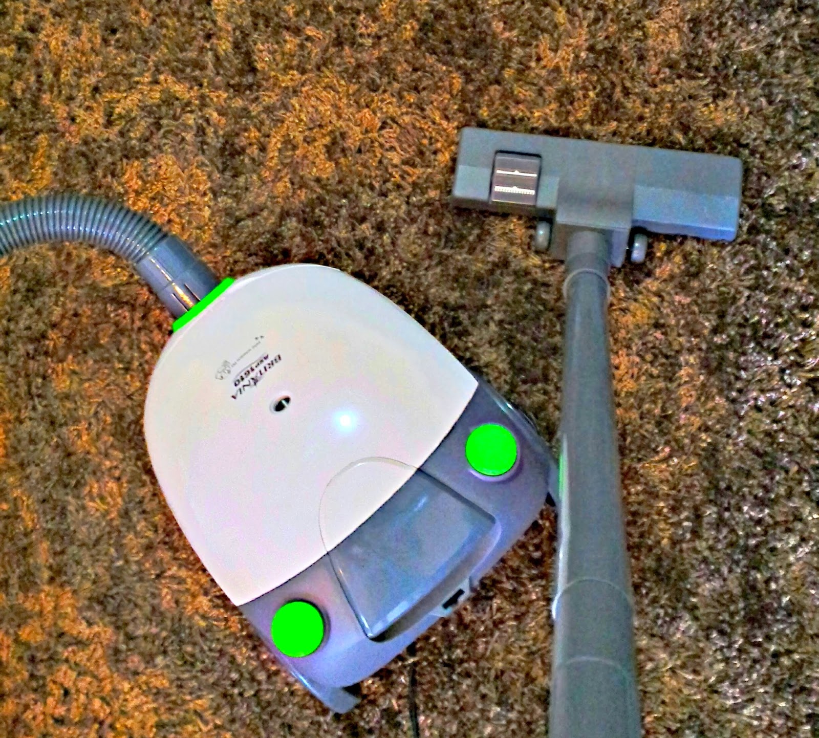 Super Dona de Casa: LIMPANDO TAPETE COM VANISH KARPEX