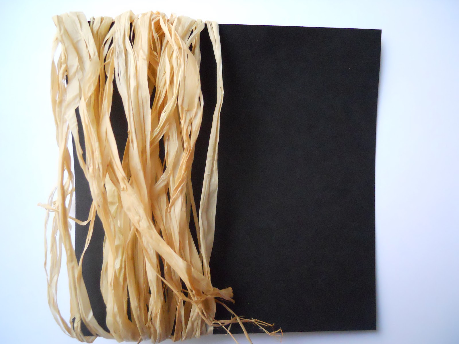 Drea's Scraps of Inspiration: Raffia Flower Tutorial