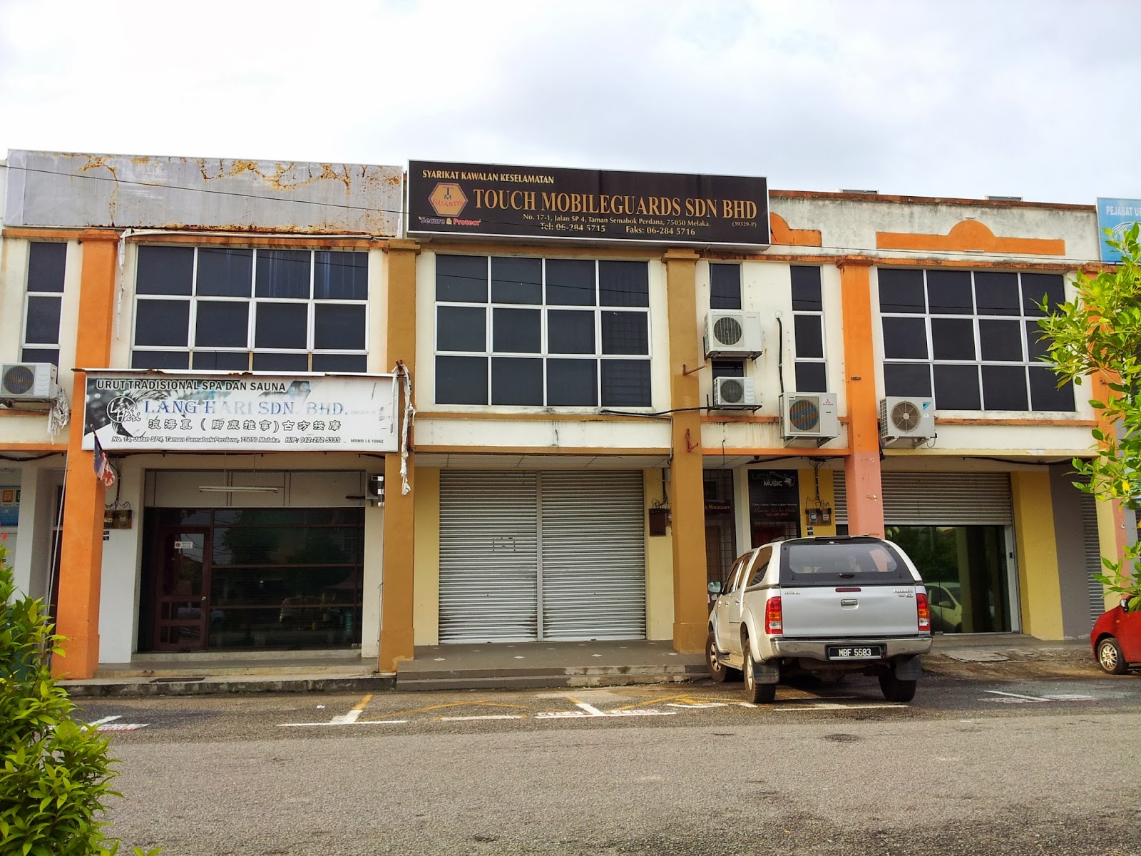 Earth Sky: Double Storey Shop @ Taman Semabok Perdana