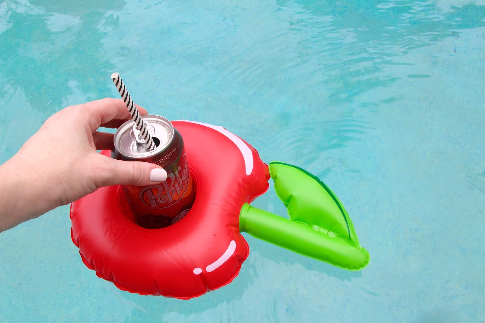 5 Things You Need to Throw an Epic Pool Party | Celebration Stylist ...