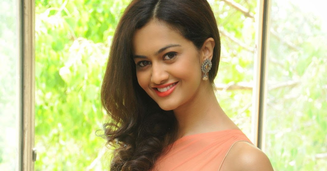 Subhra Ayyappa glamorous photos