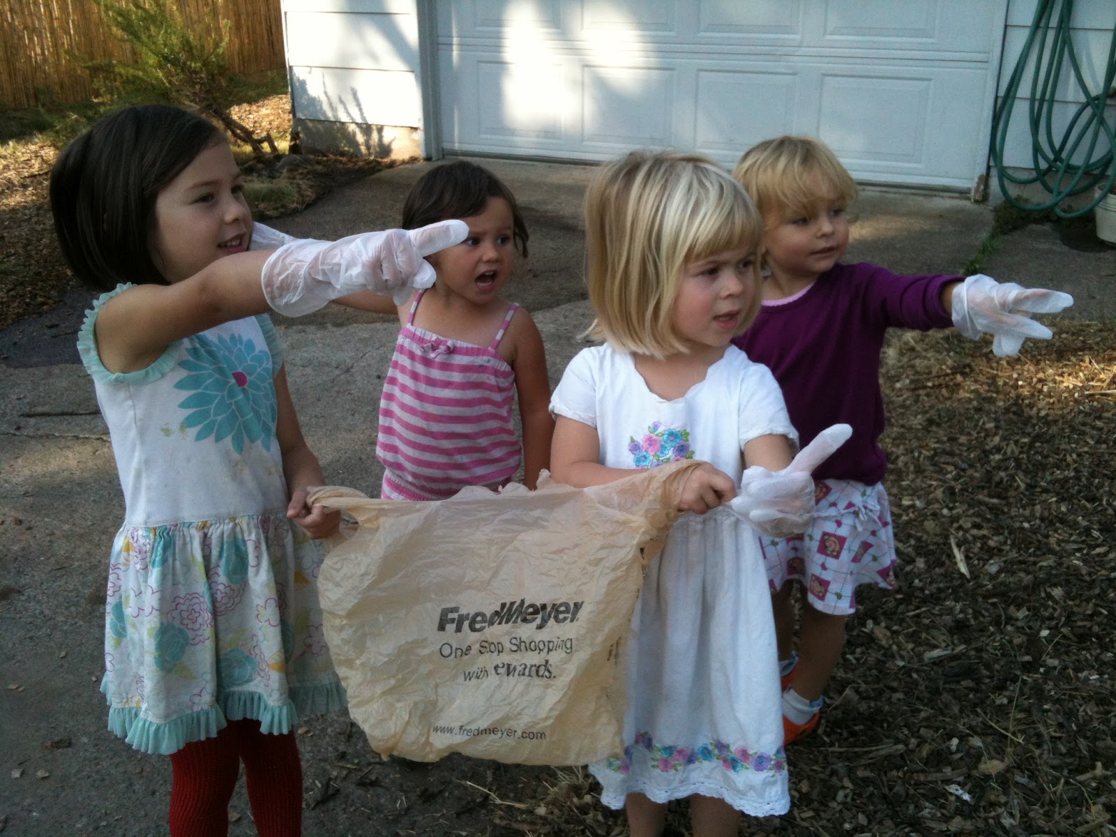 Tumbleweed Infant and Preschool House: Neighborhood Clean-Up