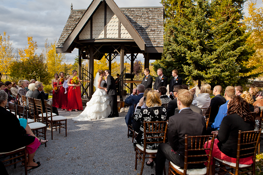 JL Wedding PhotoBlog: Calgary Wedding Photographer - Fish Creek Park ...