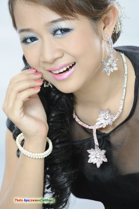 Photo Model: Myanmar New Face Model, Myat Moht Moht Thein's Lovely Smile