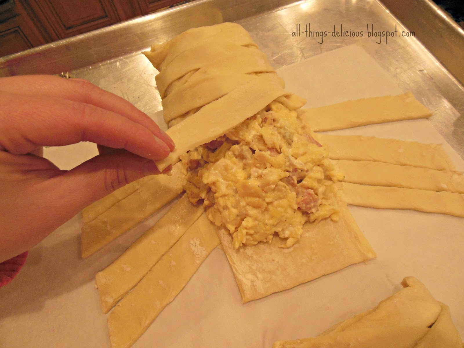 ALL THINGS DELICIOUS: Breakfast Strudel