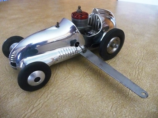 Full Circle Flyers: Tether Cars