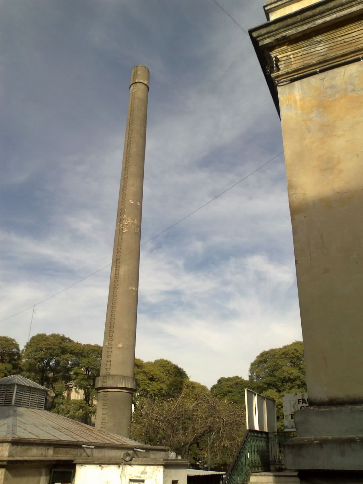 Hospital Rivadavia - Nido de caranchos